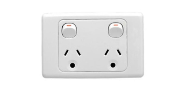 2025L-WE SOCKET SWT TWIN 10A