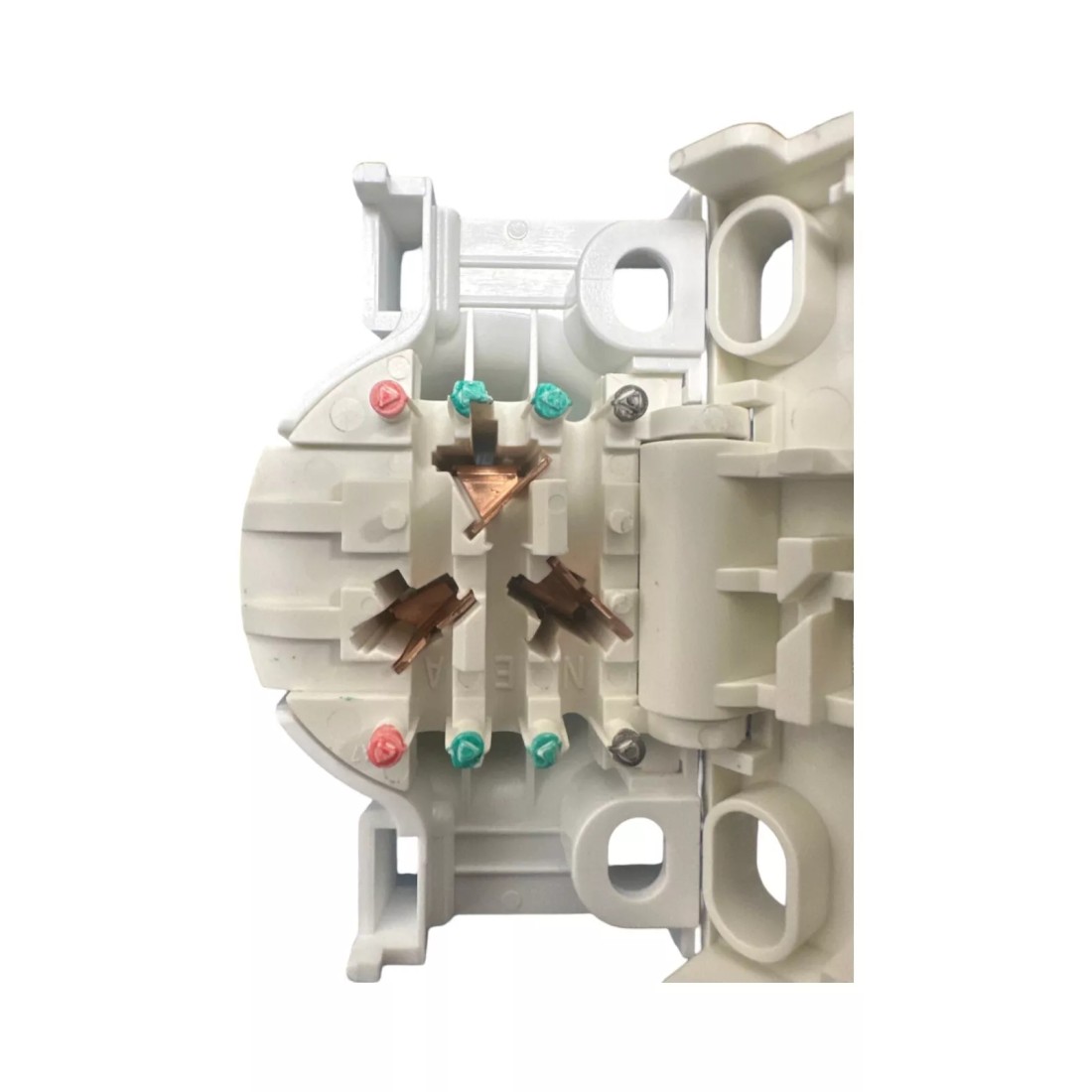 10 A Quick-Connect Surface Socket 250 V – 3-Pin | ElectricalWholesalers